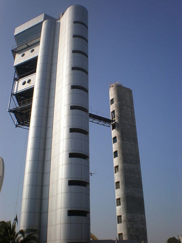 Arranca la carrera por las torres de control | Transportes