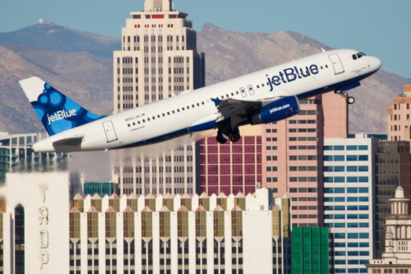 JetBlue reduce beneficios un 39% | Transportes