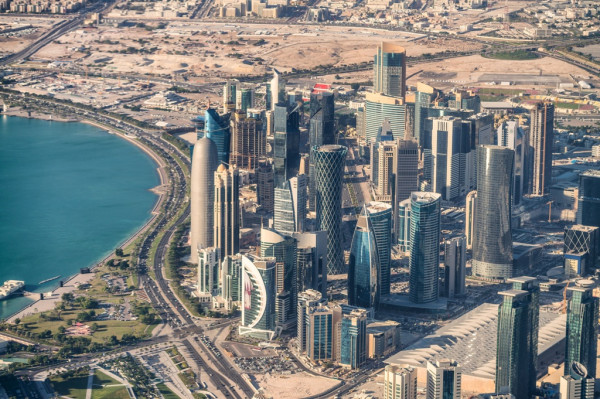 Qatar cierra su espacio aéreo por el ataque de Irán a una base de EEUU