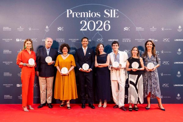 Los premios que rinden tributo a personas y entidades que construyen la ...